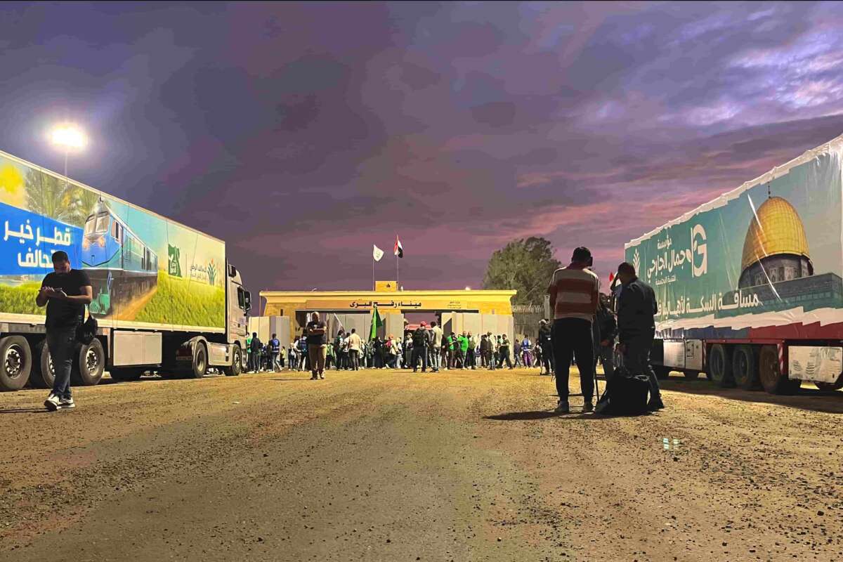 Primi tir con gli aiuti umanitari entrati a Gaza, chiuso di nuovo il ...