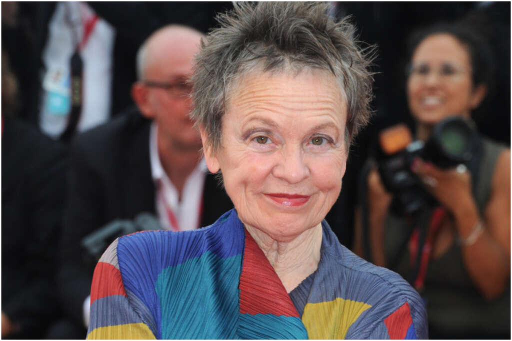 Intervista a Laurie Anderson: "Quanta bellezza c'è nel caos"