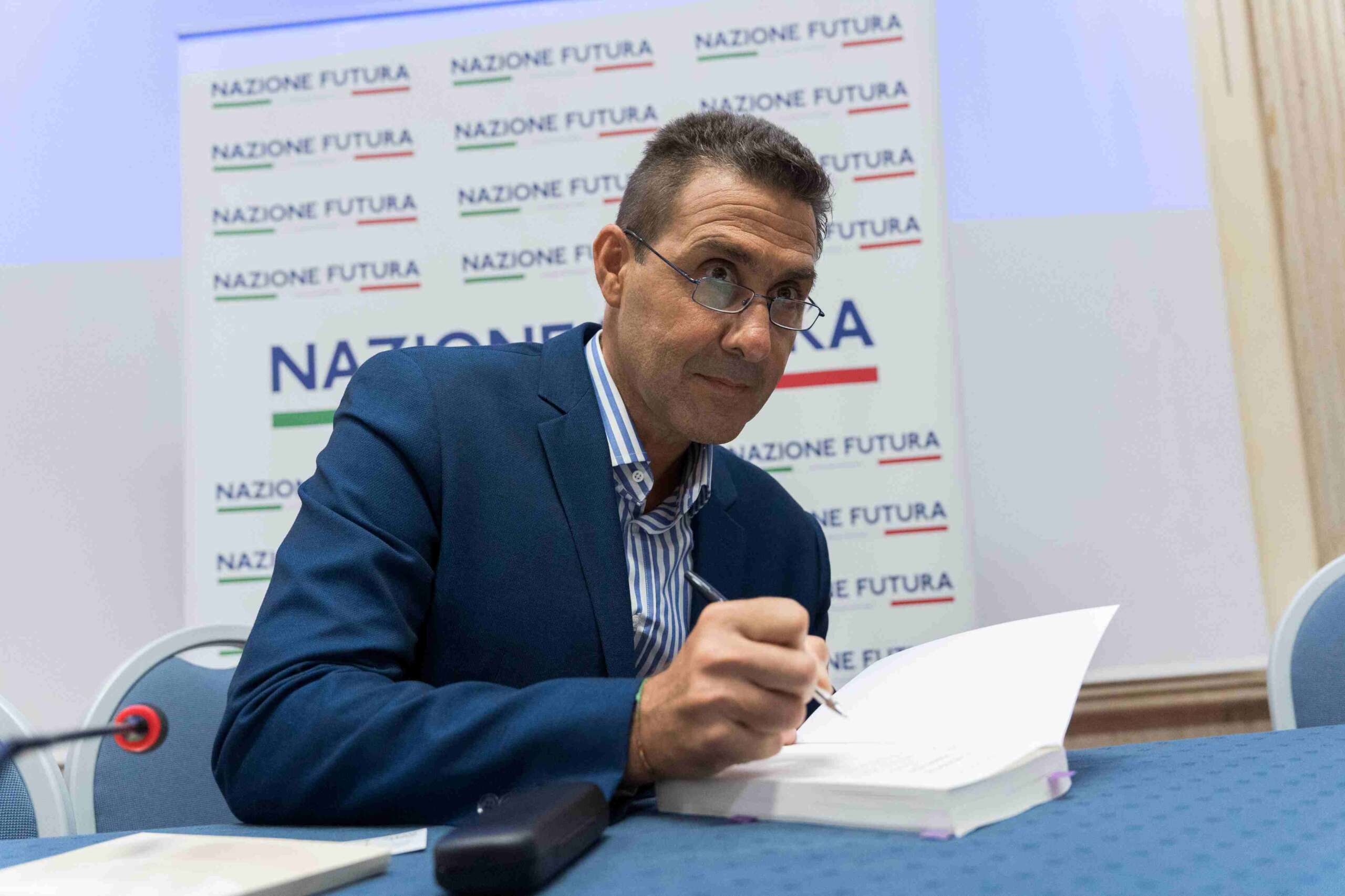 Perché Vannacci è stato promosso e indagato, così a destra si è aperta ...