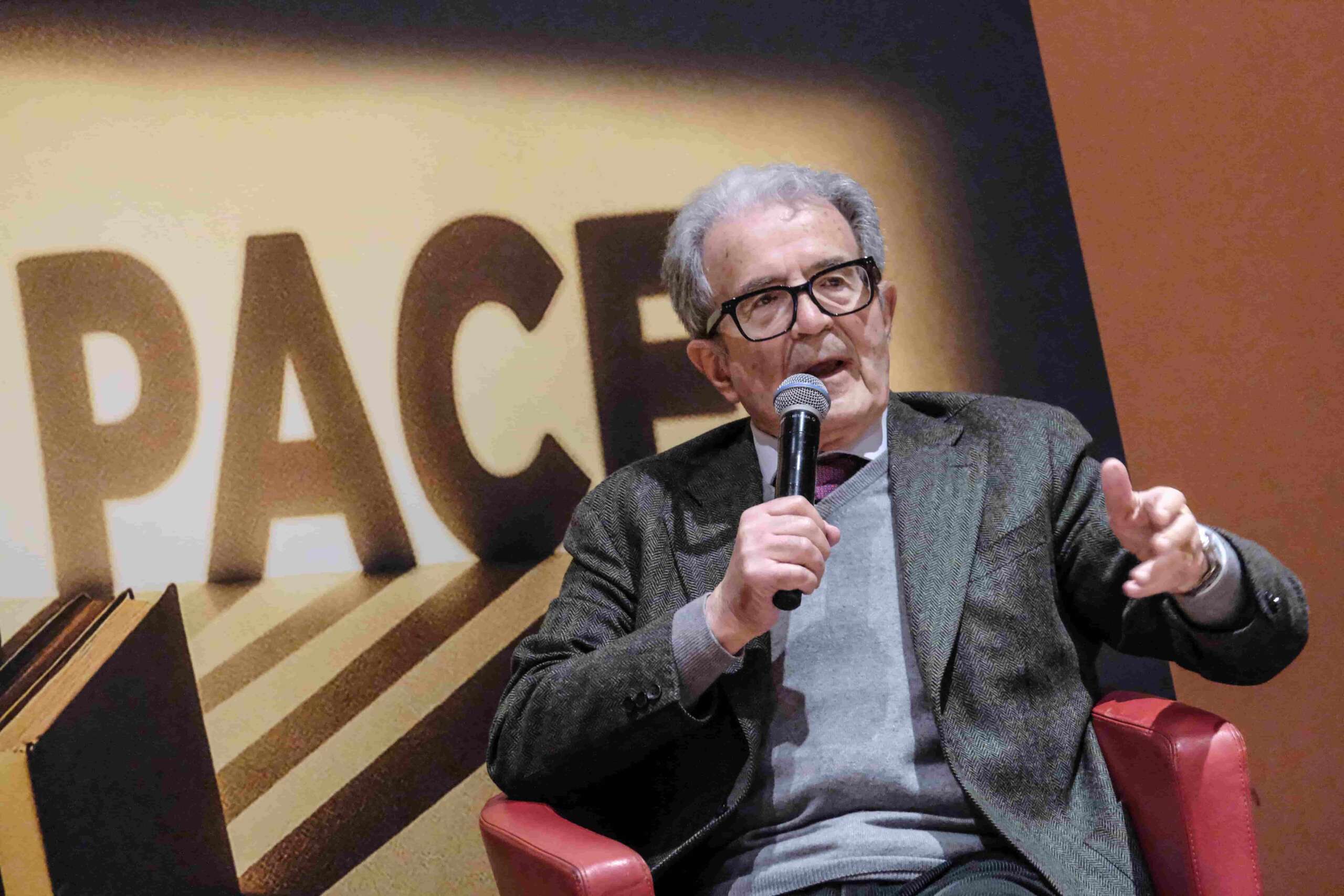 Romano Prodi bacchetta la sinistra e il Pd